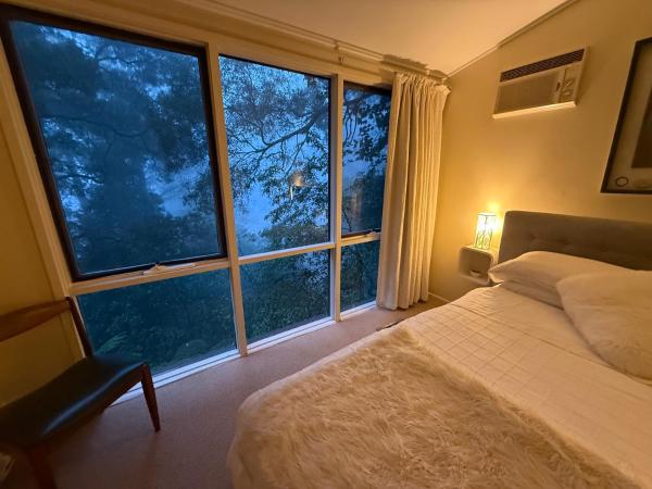 Sassafras Treehouse Private Home In The Dandenong Ranges, Victoria - メルボルン