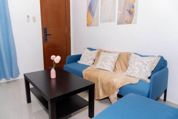 Modern 2br Home Near Padre Pio Sm & S&r With Parking - Malvar