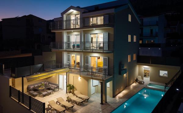 Seaview Villa Diamond, 7-bedroom Villa Just 500 Meters From The Beach - Omiš