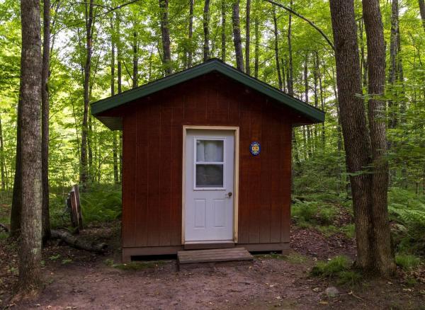Quaint Cabin Surrounded By Nature For A Peaceful Retreat In White Lake, Wisconsin - Wisconsin