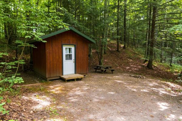 Peaceful Cabin With Comfortable Bunk Beds Nestled In The Trees Near White Lake, Wisconsin - Wisconsin
