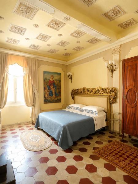 Palazzo Lari Sarzana - Historic Boutique Rooms - Sarzana
