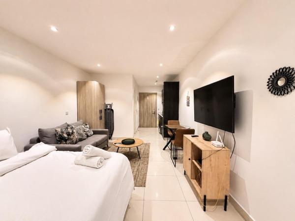 The Executive Space - The Lennox Airport - Accra