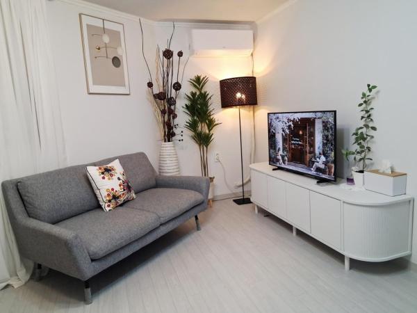 Moa Hongdae 홍대역 도보 7분,3룸,4베드 - Seoul