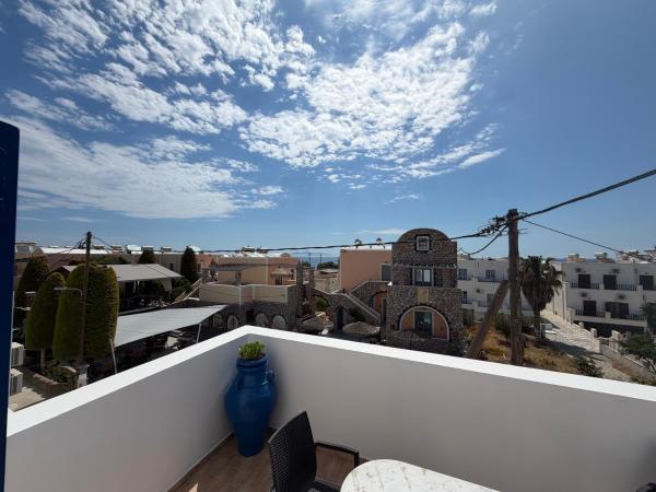 Leonidas Apartments - Santorini