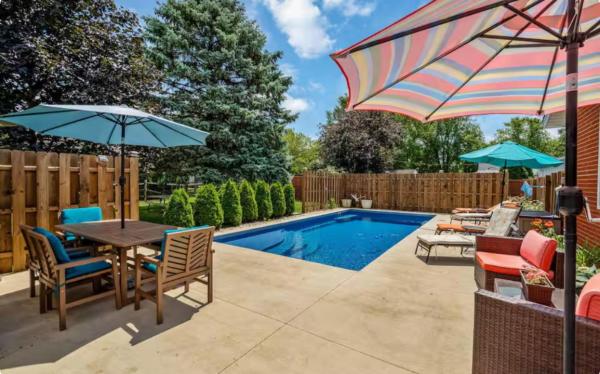 Luxury Ranch Retreat, Pool, Game Rm & 5br Comfort - Grove City, OH