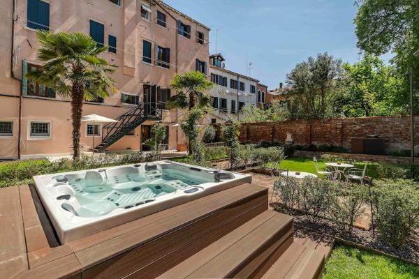 Ca' Cesare Venetian Apartment With Garden - Venecia