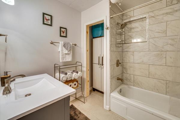 Walk To Town: Fayetteville Retreat W/ Hot Tub! - Fayetteville, WV