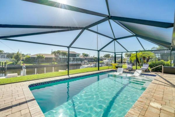 Waterfront Gulf Escape With Pool, Kayaks & Canal Views - Triton Temptation - Roelens - Cape Coral, FL