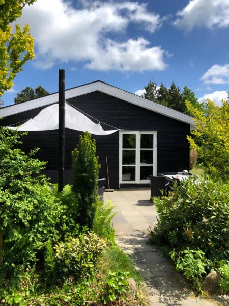 Family Holiday Home With Water Park Access - Henne Kirkeby