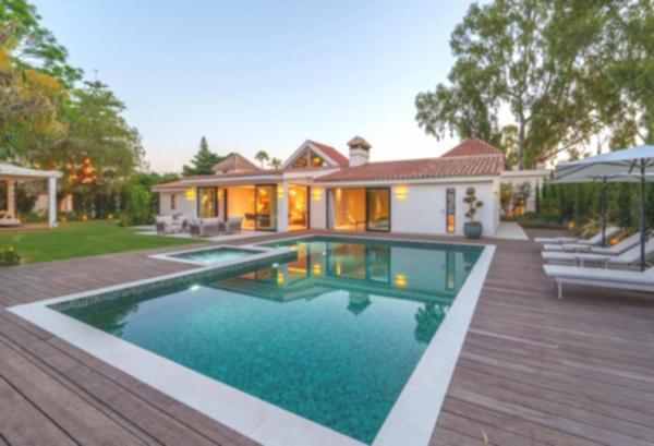 Villa Joya Just Minutes From The Vibrant Puerto Banús - Puerto Banús