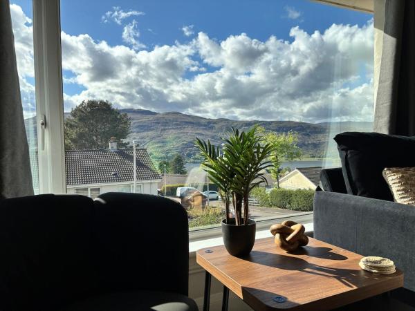 Modern 3 Bedroom Highland Retreat In Fort William - Loch Arkaig