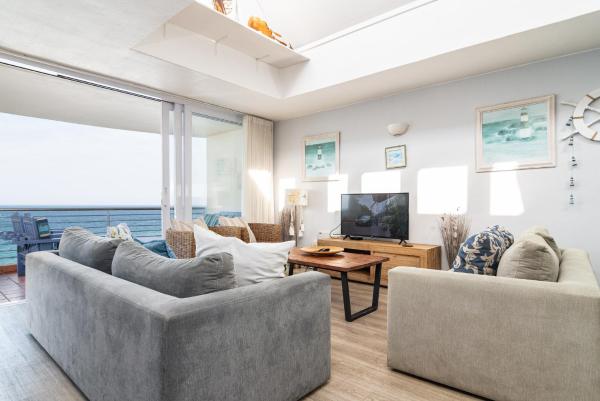 Chakas Cove 49 - Dolphin Coast