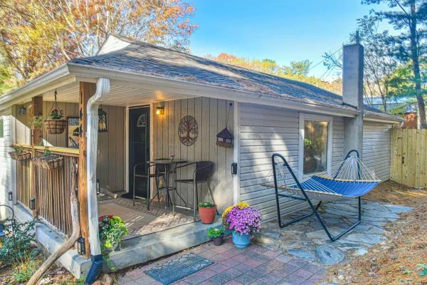 2 Bed Convenient In Country - Asheville, NC