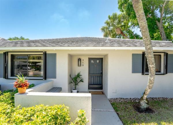 Upscale 2br Townhome Golf, Pools & Lake Views - Jupiter, FL