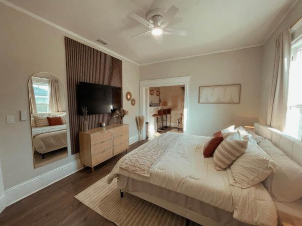 The Sandstone Suite 1 Br - Jacksonville Zoo and Gardens, Jacksonville