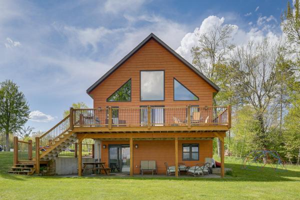 Eagle River Cabin Near Snowmobile Trails - Eagle River, WI