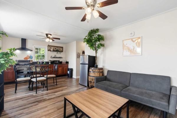 Waterfront Views With King Bed In Solomons Island - Lusby, MD
