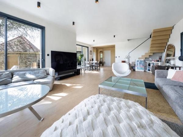 Contemporary Architect - Craponne