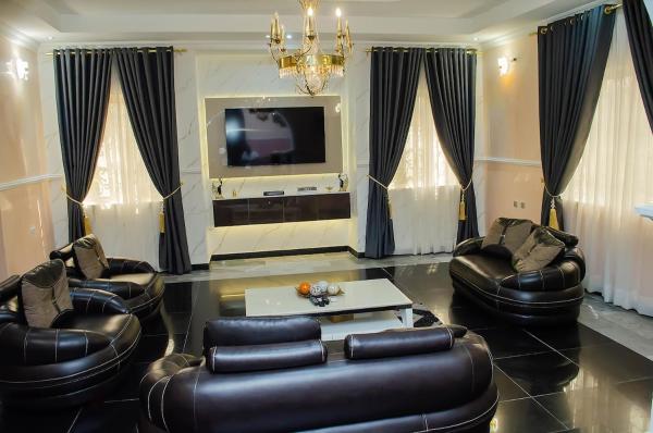 Stylish 3-bedroom Home Lagos - Lagos