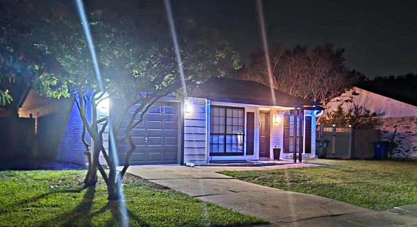 Near Stadiums Dfw Airports Jacuzzi Hot Tub Modern - The Colony, TX