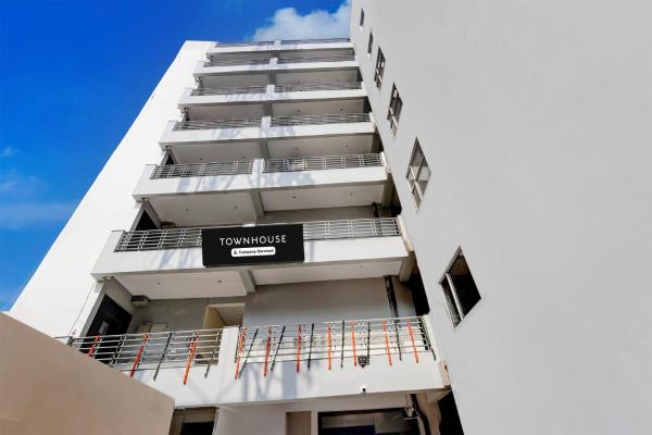 Super Townhouse Sector 18 Udhyog Vihar - Gurgaon