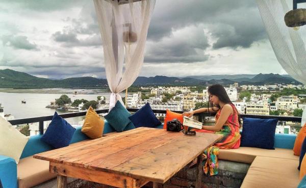 Hotel Udai Niwas By The Lake - Udaipur