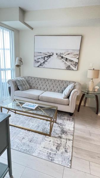 1 Bedroom-king Bed With Parking Steps To The Lake - Toronto