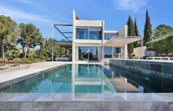 Villa Located In The Coveted Area - Magaluf