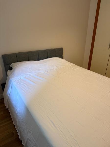 Bright En-suite Room With Free Parking And Bus Links - Dublin