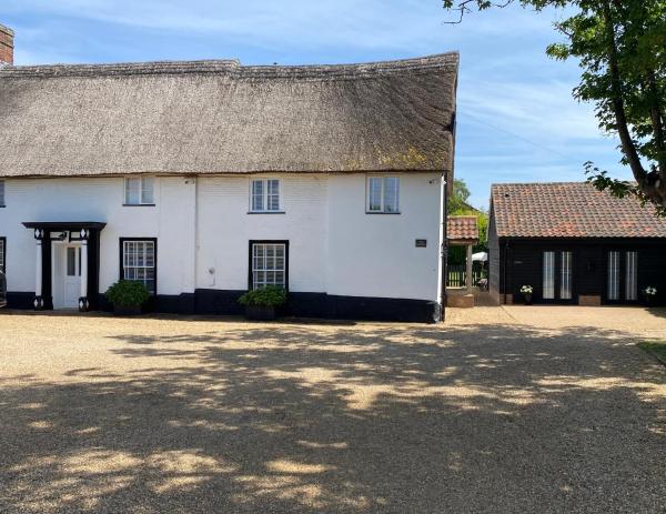 The Pelican Room-converted Cart Lodge Near Airport - Norwich