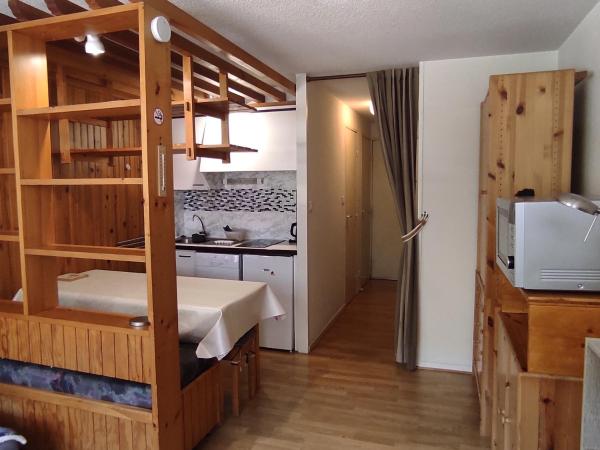 Studio Montagnard Au Cœur De Super Besse Avec Parking Privé - Fr-1-814-128 - Murol