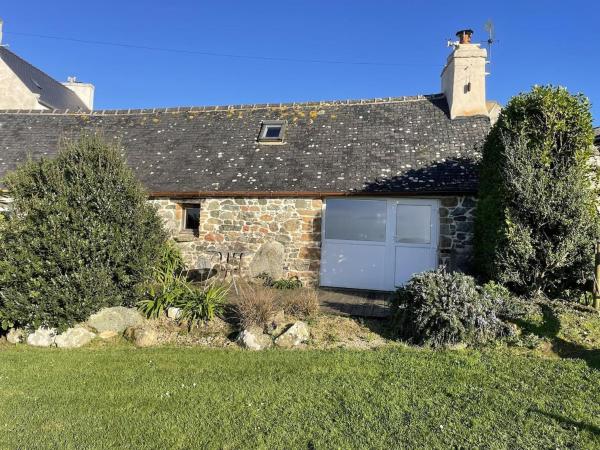 Cozy Detached Rental For 2 - Plougasnou