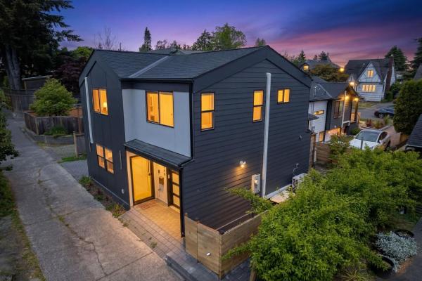 Modern Ballard Retreat Near Beach & Parks - Edmonds, WA