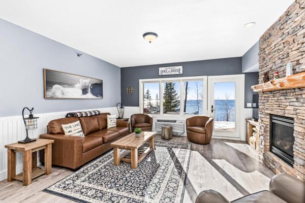 Whispering Pines Lake Views 1br King Suite - Gooseberry Falls State Park, Two Harbors