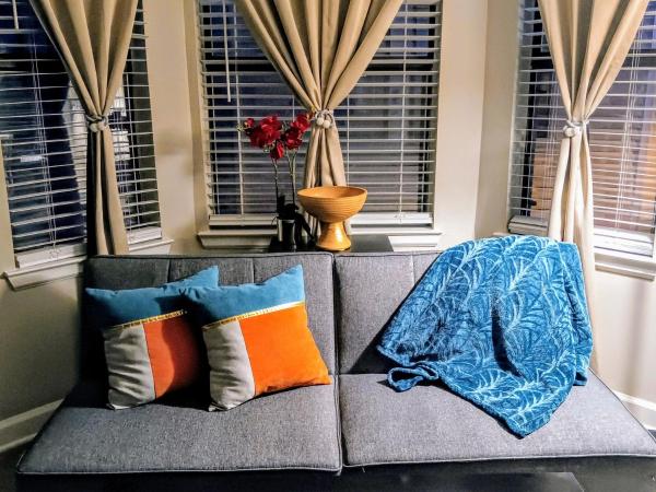 The Serene Uptown Flat - 샬럿