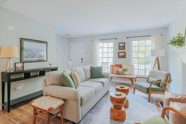 Stuart Cottage - Staunton, VA