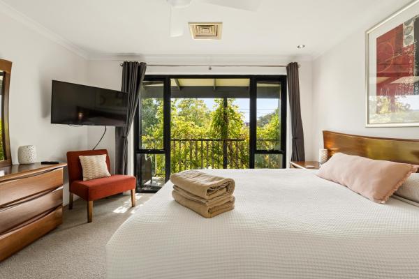 Group Stays For Friends Families Weddings And Events Walkable To Fremantle And Attractions Super Spacious With Garden And Courtyard And Balcony And Parking For 2 Cars Sleeps 6 3bd 3br - Cité de Fremantle