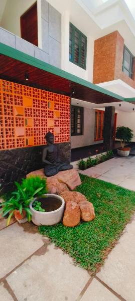 Soma Inn Ac Rooms Near Lulu , Trivandrum North Railway Station - 特拉凡德倫