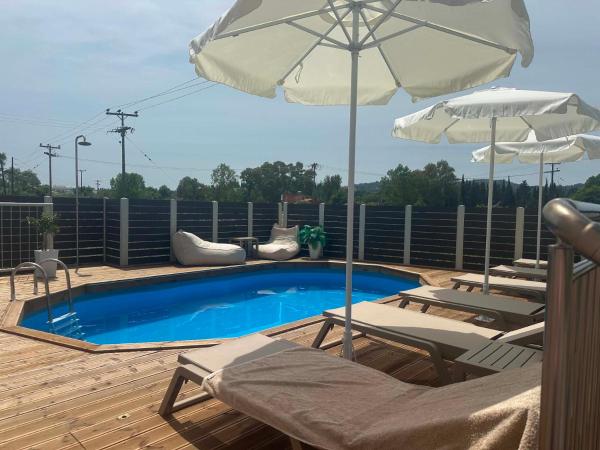 Evelina Luxury Suites With Swimming Pool In Corfu - Korfu