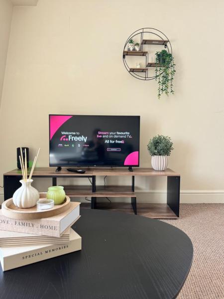 Spacious 2br Flat/ Sleeps 6 / Near 02 & Parking - Greenwich