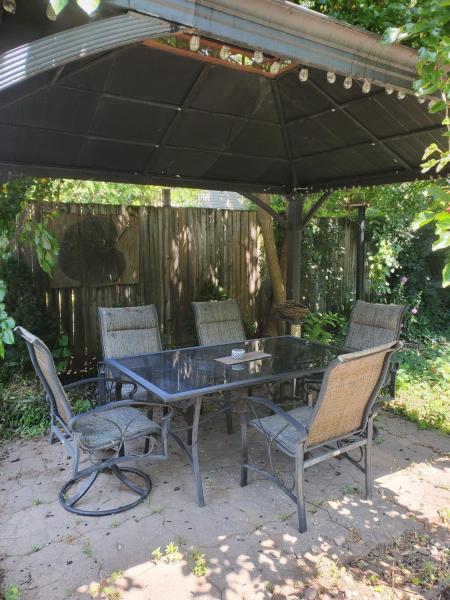 Cozy Guest House With Attic In The Heart Of Niagara Falls - Niagara Falls