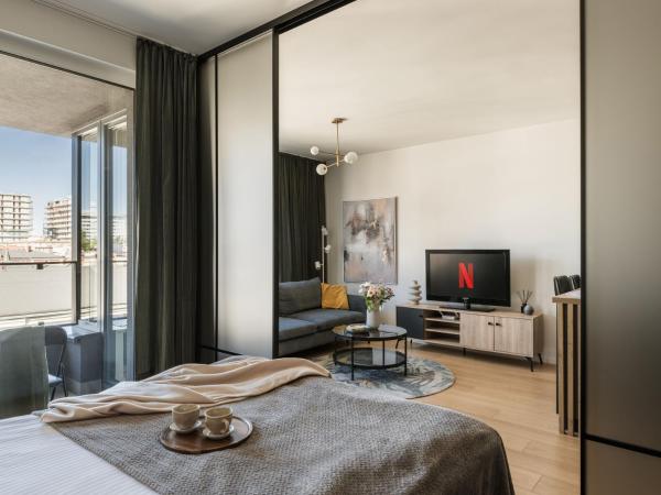 Urban Apartments Opolska 10 No 36 - Balcony - Air Condition - Rooftop Garden - Free Garage - Katowice