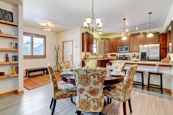 Downtown Wp Condo 412 I Pool I Club House I Hot Tub I Great Views I Activity Program - Winter Park, CO