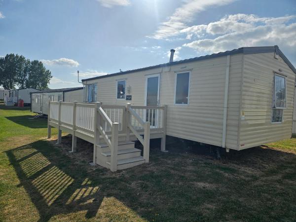 3 Bed Static Van With Decking - 히테