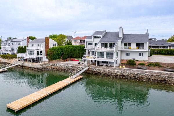 Hull Bay Waterfront Home: Private Dock & Apartment - Boston, MA