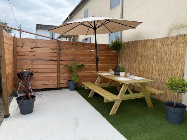 Cosy Appartement Avec Parking - Damazan