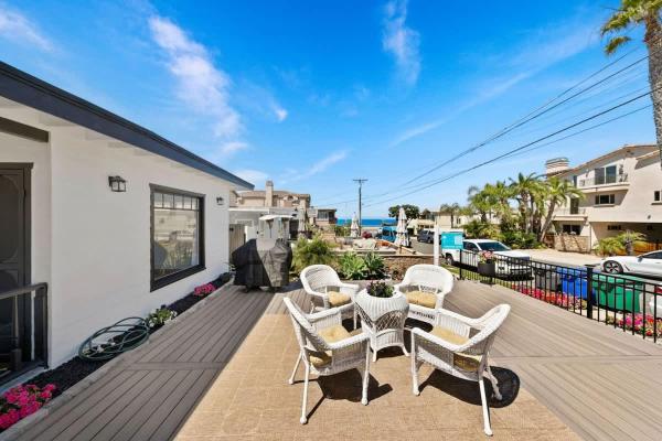2 Bedroom With Ocean Views Large Deck Remodeled - Carlsbad, CA