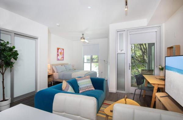 Luxury Studio In The Heart Of Sm - Free Garage P - Santa Monica, CA