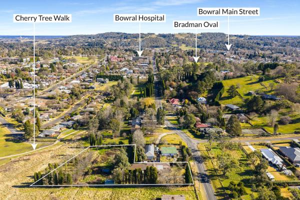 New Family Sized Bowral Sanctuary With Fireplace - Alpine